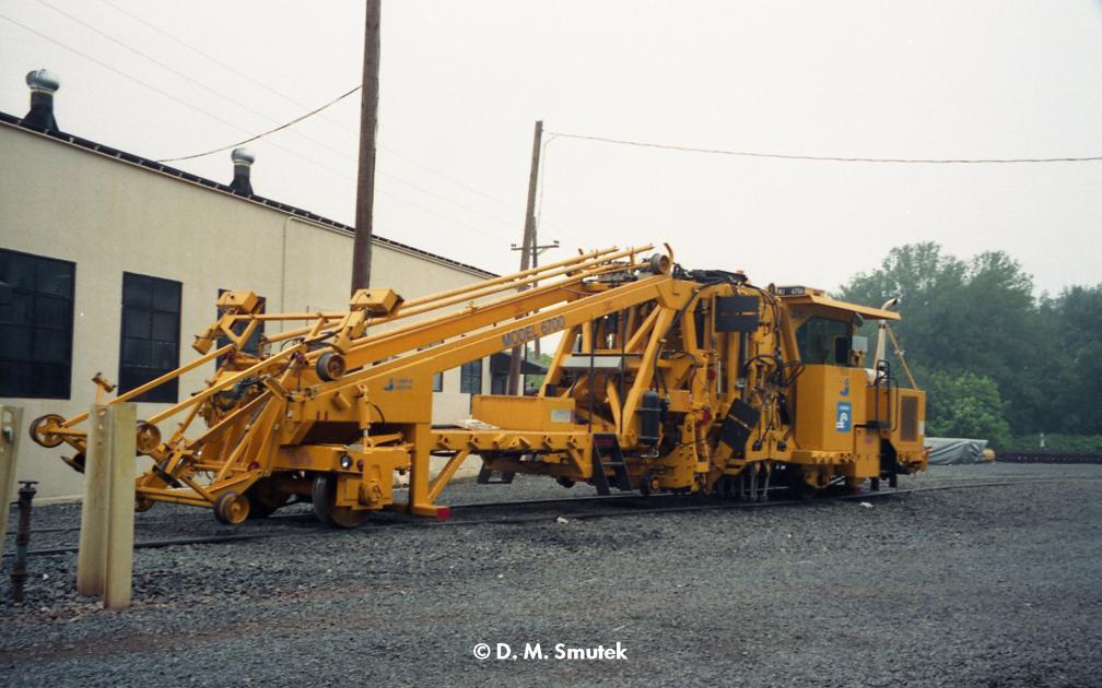 CR Ballast Tamper MJ 6706 South Plainfield, NJ Summer 2001 | Conrail Photo Archive
